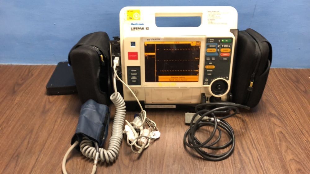 Medtronic Lifepak 12 Biphasic Defibrillator / Monitor Including ECG ...