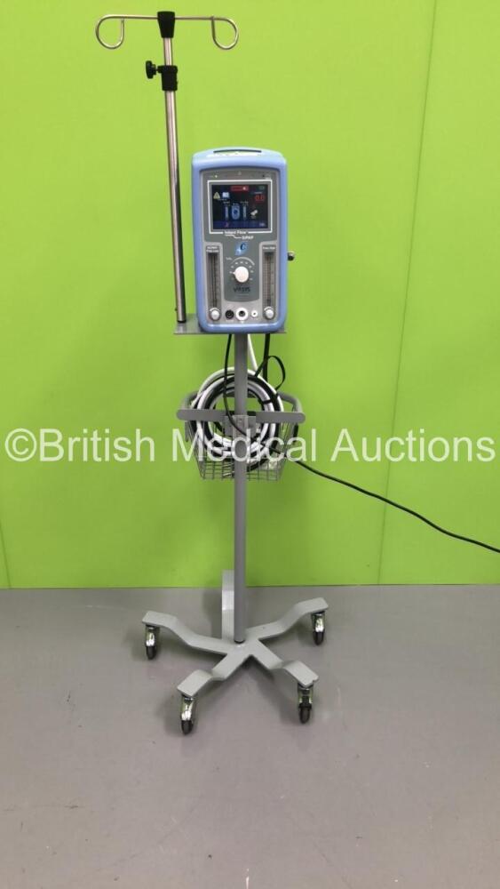 Viasys Infant Flow SiPAP Part No 675-CFG-004 on Stand with Hoses ...
