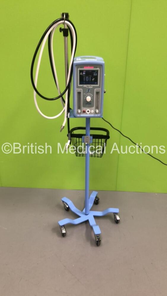 Viasys Healthcare Infant Flow SiPAP P/N 675-CFG-004 on Stand with Hoses ...