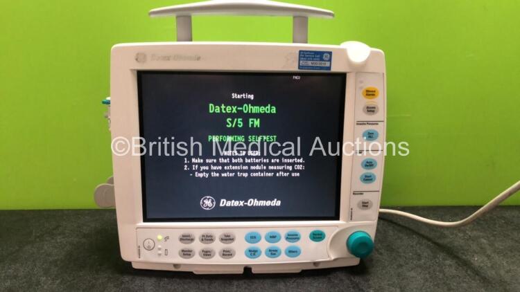 Datex Ohmeda S/5 FM Patient Monitor with 1 x GE Type E-PSMP-00 Module ...