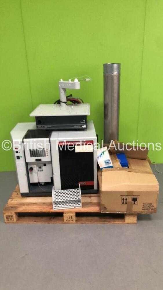 Varian SpectrAA 220FS Atomic Absorption Spectrometer with Varian SPS 5 ...