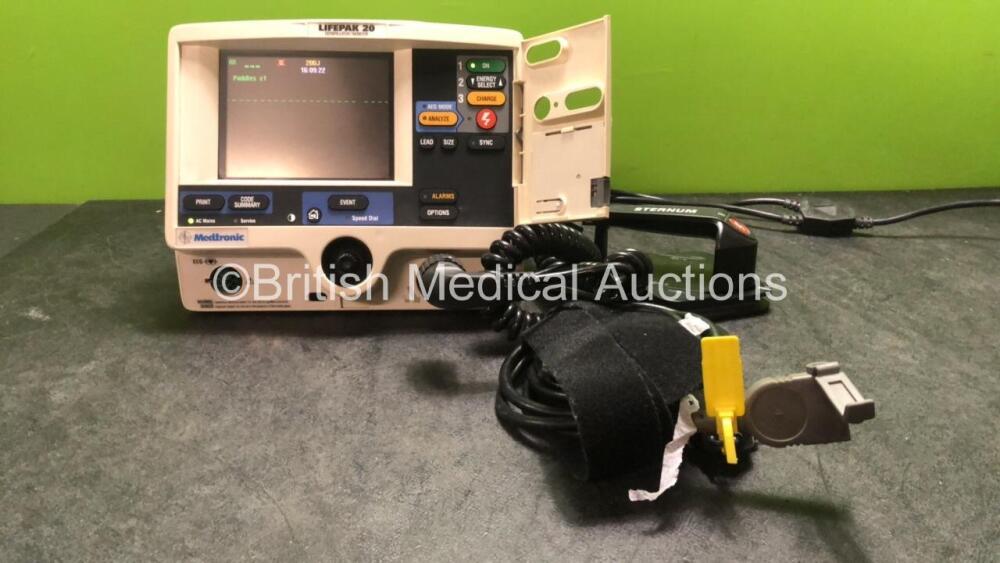 Medtronic Lifepak 20 Defibrillator / Monitor Including ECG and Printer ...