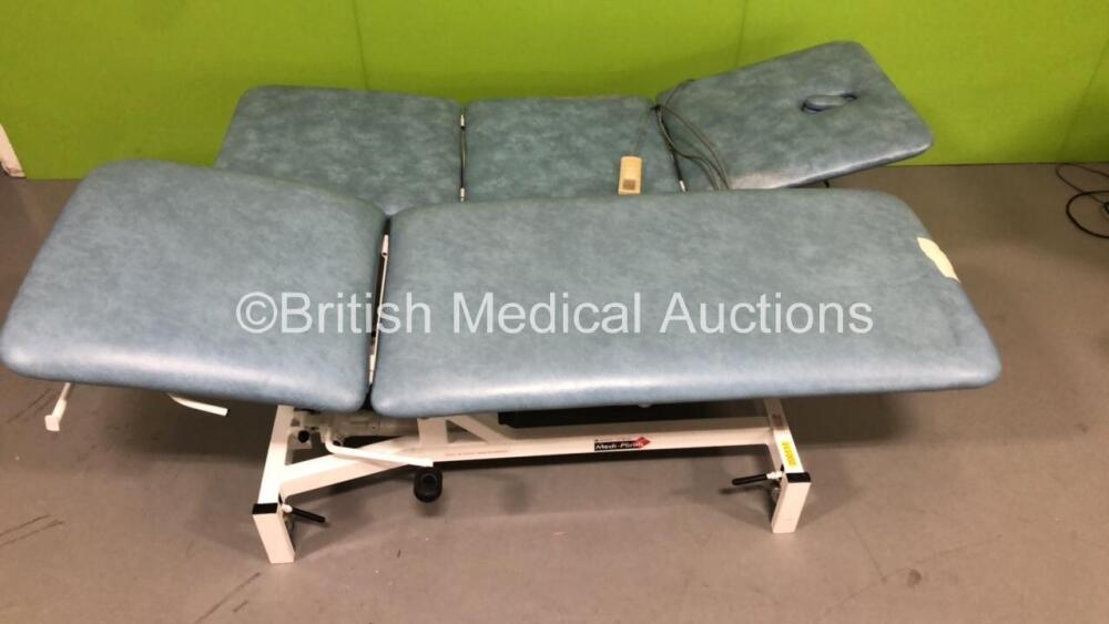 1 x Medi-Plinth Hydraulic Patient Examination Couch * Rip to Cushion ...