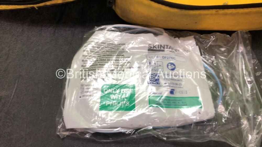 Laerdal Heartstart FR2 Defibrillator with 1 x Philips M3863A Battery ...