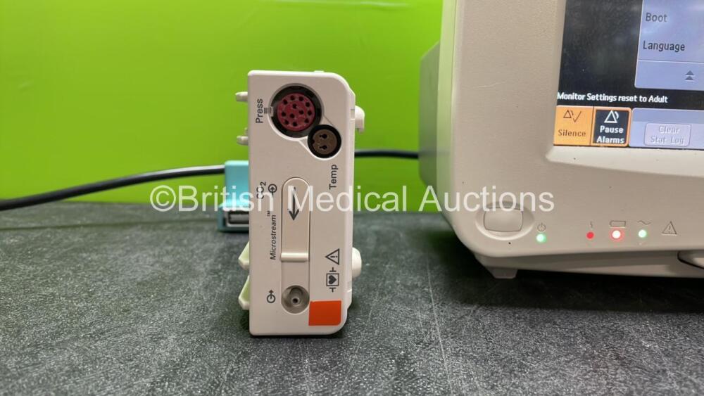 Philips IntelliVue MP30 Patient Monitor with 1 x Philips M3015A ...