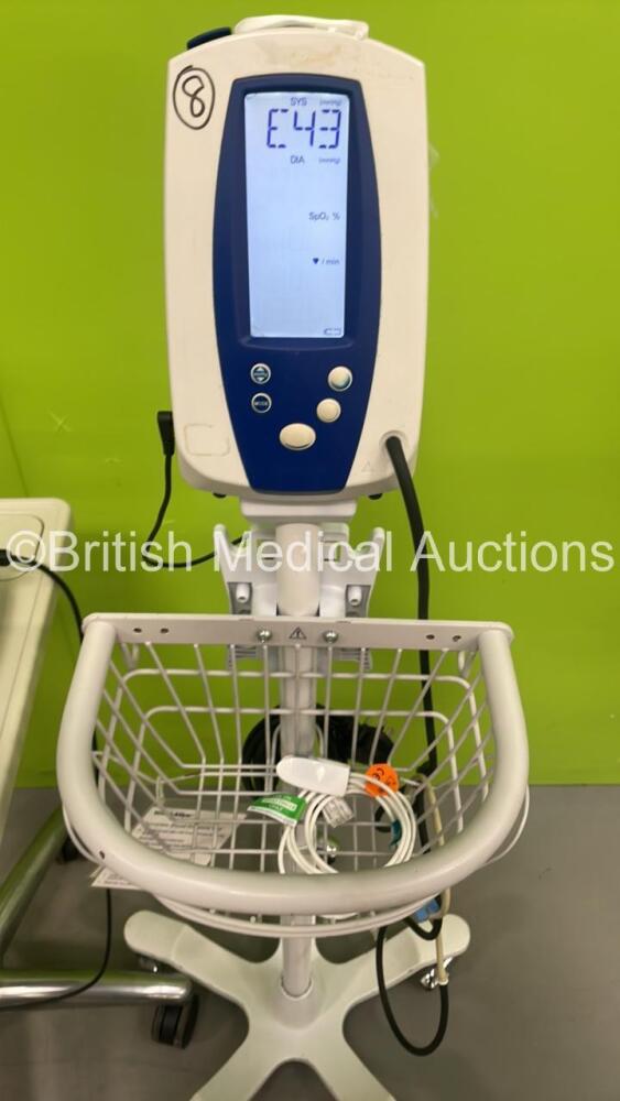 1 x Welch Allyn Spot Vital Signs Monitor on Stand with Sp02 Lead and 1 ...