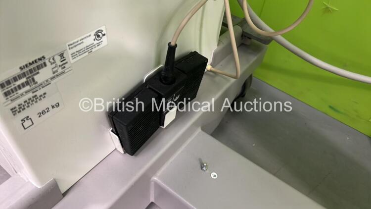 Siemens Siremobil Compact L C-Arm *Mfd - 2013* with Dual Flatscreen ...