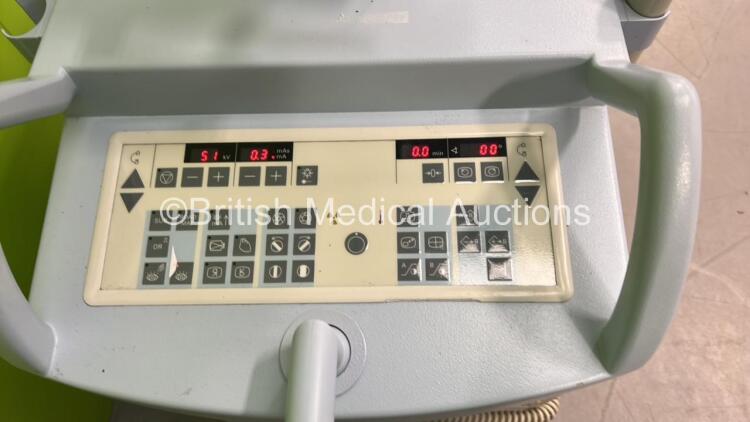 Siemens Siremobil Compact L C-Arm *Mfd - 2013* with Dual Flatscreen ...