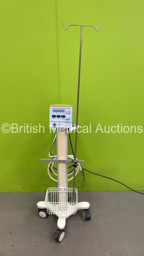 SLE1000 CPAP Therapy Unit V.2.6.4 on Stand with Hoses (Powers Up) *S/N ...
