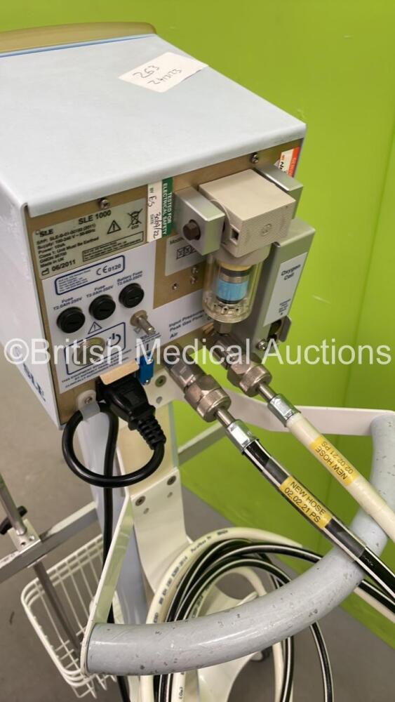 SLE1000 CPAP Therapy Unit V.2.6.4 on Stand with Hoses (Powers Up) *S/N ...