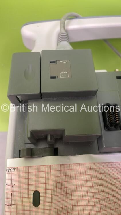 GE MAC 5500 ECG Machine on Stand with 10 Lead ECG Leads (Powers Up) *S ...
