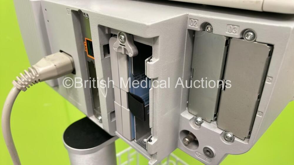 Philips MP30 Patient Monitor on Stand with Philips IntelliVue X2 ...