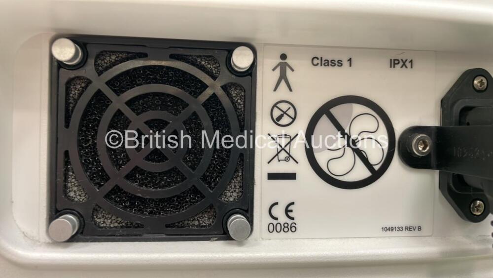 Philips Respironics V60 Ventilator on Stand Software Version 3.00 on ...