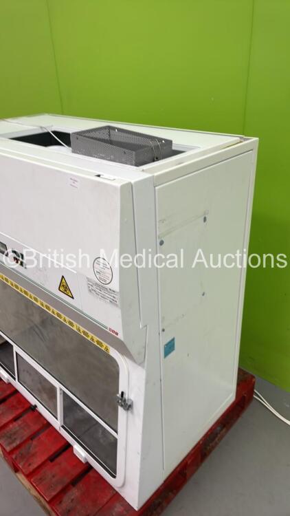 MAT BioMat-2 Class II Microbiological Safety Cabinet (Powers Up) *S/N ...