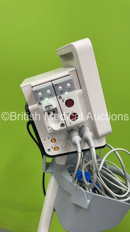 Mindray ePM 10M Patient Monitor on Stand with T1, T2, SPO2,NIBP and ECG ...