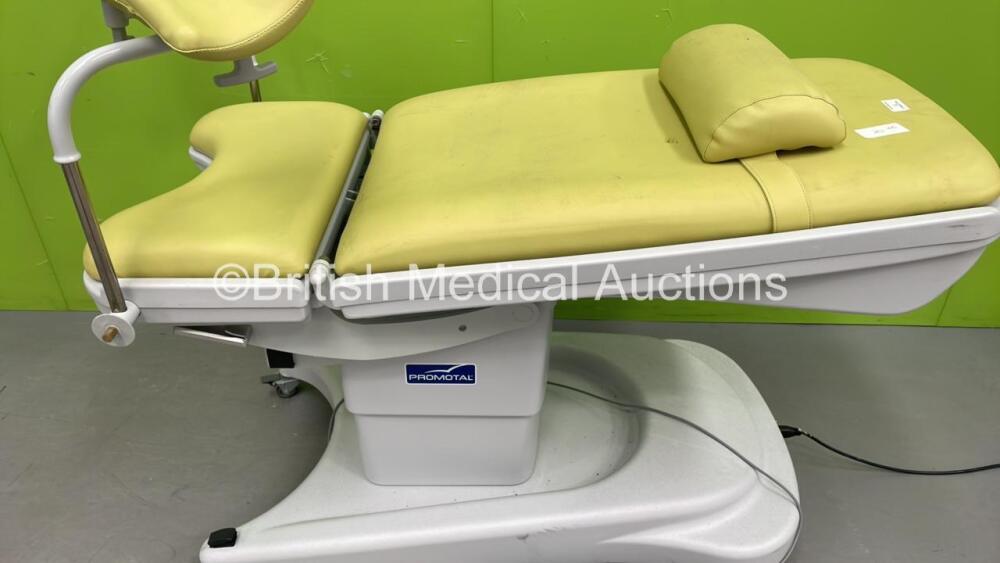 Promotal Electric Gyne Couch with Stirrups and Foot Controller (No ...