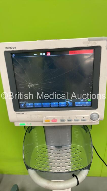 1 x Mindray VS-800 Patient Monitor on Stand (Powers Up - Missing Light ...