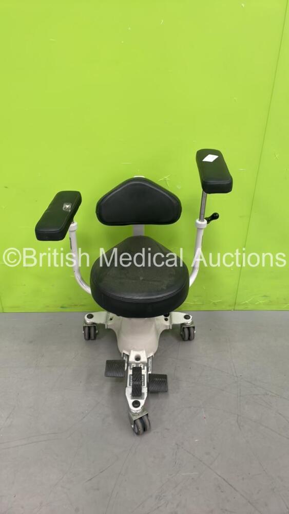 Stryker SurgiStool II Stool (Hydraulic Tested Working) | June 2023 ...