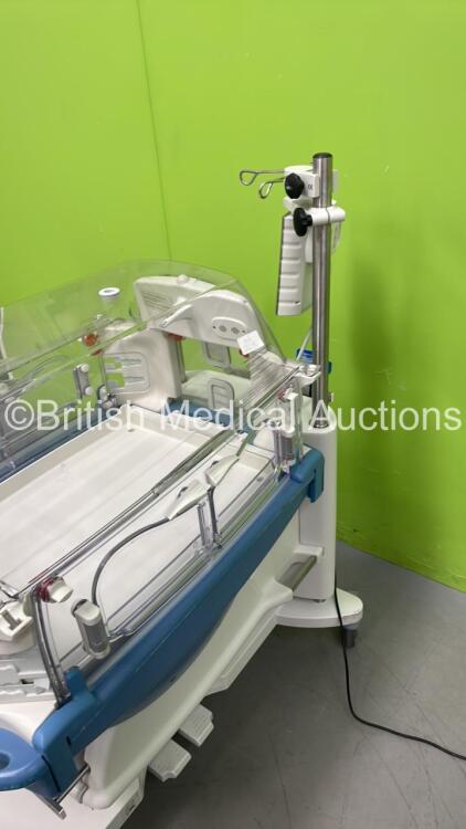 Drager Caleo Infant Incubator Version 2.11 with Mattress (Powers Up ...