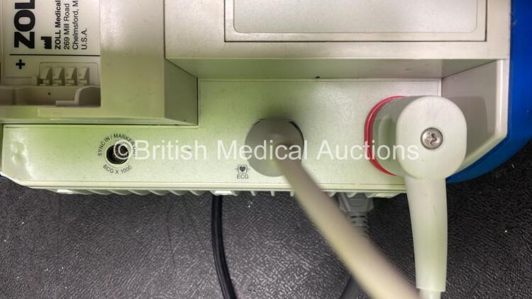 Zoll R Series Plus Defibrillator / Monitor Including Pacer, ECG and ...