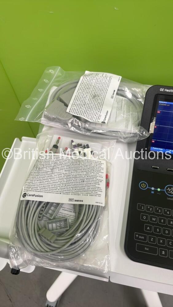 GE MAC 2000 ECG Machine with 10 Lead ECG Leads on Cart (Powers Up - In ...