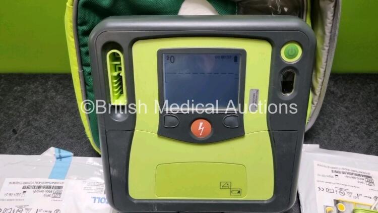 Zoll AED PRO Defibrillator (Powers Up) In Carry Case with 1 x 3 Lead ...