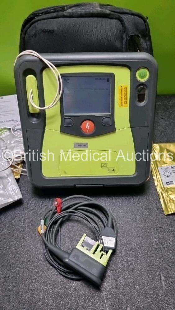 Zoll AED PRO Defibrillator (Powers Up) In Carry Case with 1 x 3 Lead ...