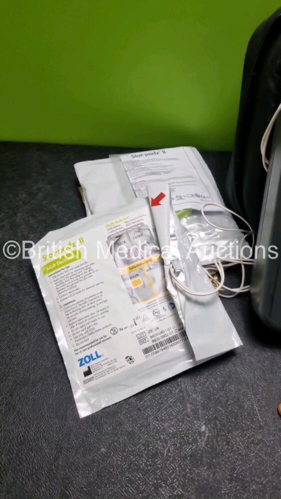 Zoll AED PRO Defibrillator (Powers Up) In Carry Case with 1 x 3 Lead ...