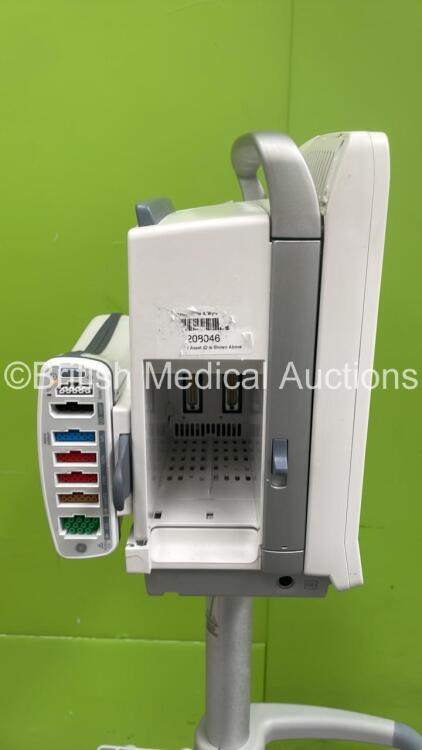 GE Carescape B650 Monitor on Stand with GE Patient Data Module Ref ...