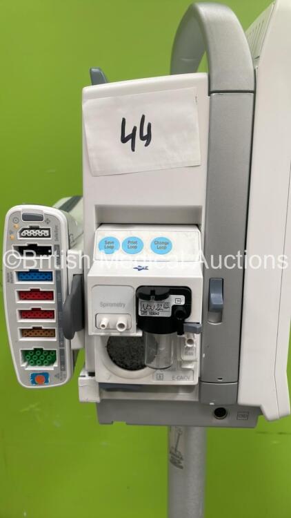 GE Carescape B650 Monitor on Stand with GE Patient Data Module Ref ...