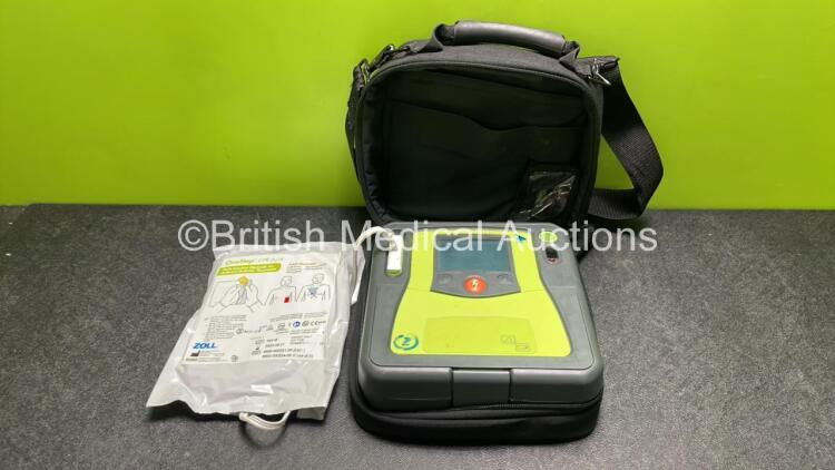 Zoll AED PRO Defibrillator with 1 x Battery and 1 x Electrode Pads ...