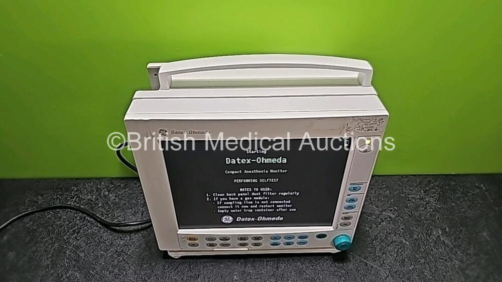 Datex-Ohmeda S/5 Compact Anaesthesia Type F-CM1 05 Monitor (Powers Up ...