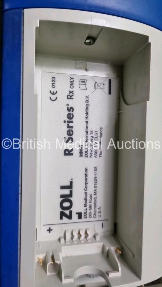Zoll R Series ALS Defibrillator (Powers Up) Including Pacer, ECG and ...