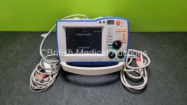 Zoll R Series ALS Defibrillator (Powers Up) Including Pacer, ECG and Printer with Battery Pack ...