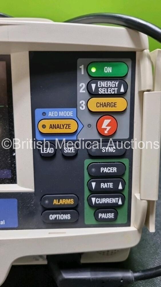 Medtronic Physio Control Lifepak 20 Defibrillator / Monitor (Powers Up ...