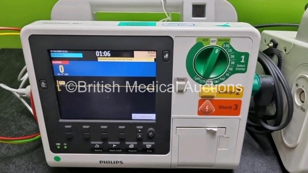 2 x Philips Heartstart XL Defibrillators (Both Power Up) Including ECG ...