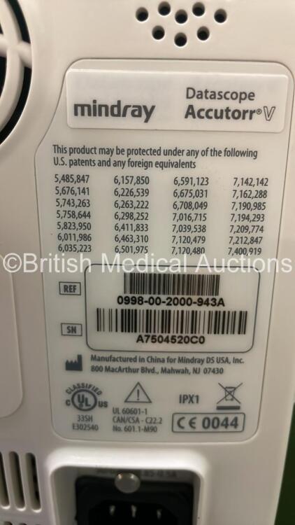 4 x Mindray Datascope Accutorr V Vital Signs Monitors on Stands with ...