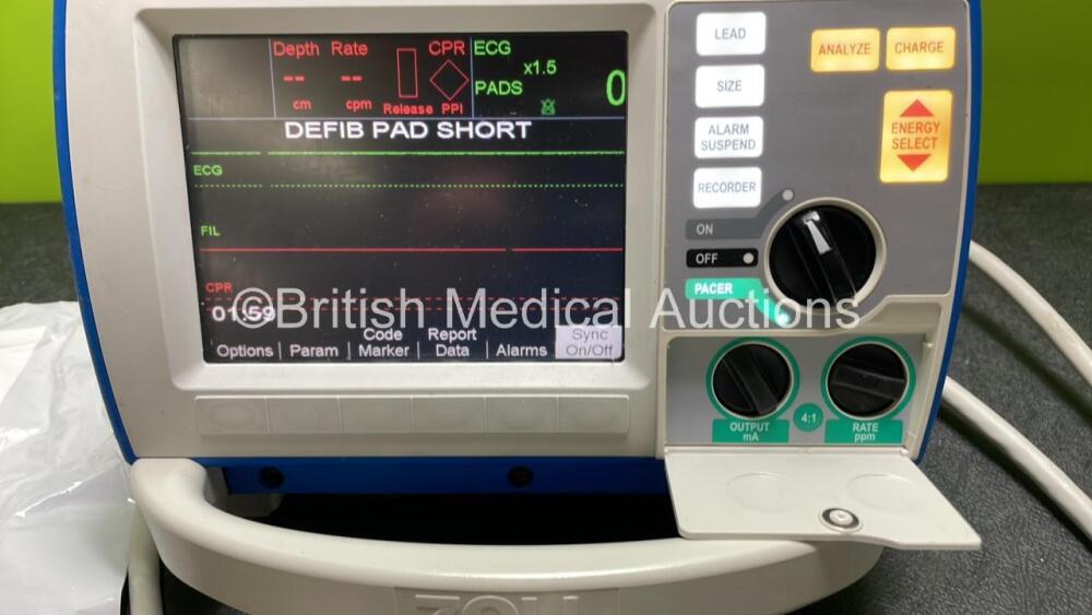 Zoll R Series Plus Defibrillator / Monitor (Powers Up with Stock ...