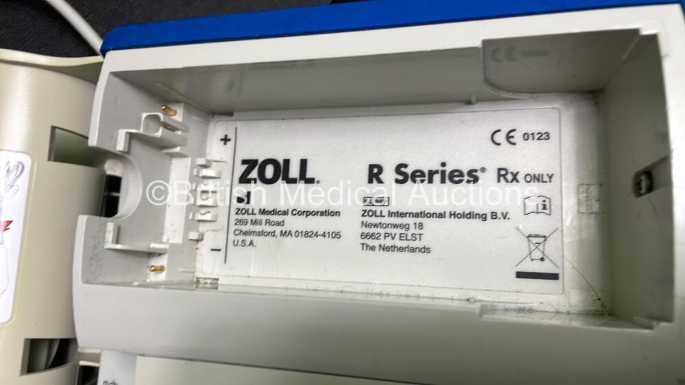 Zoll R Series Plus Defibrillator / Monitor (Powers Up) Including Pacer ...