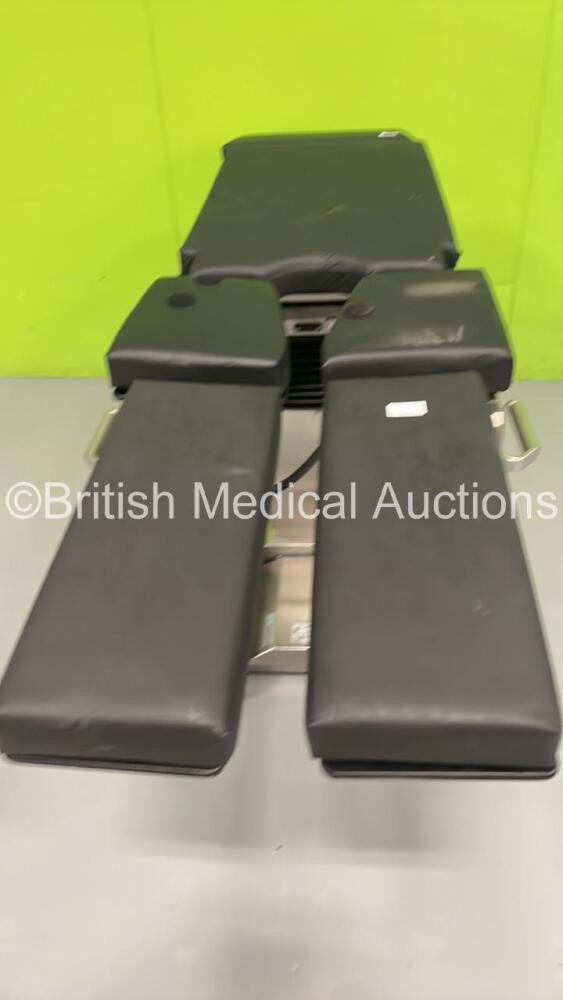 Maquet betamaquet Electric Operating Table Model 1145.62AO on Maquet ...