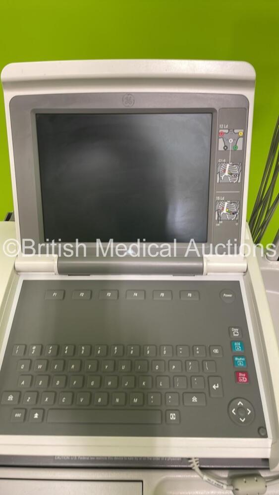 GE MAC 5500 ECG Machine on Stand with 10 Lead ECG Leads (No Power ...