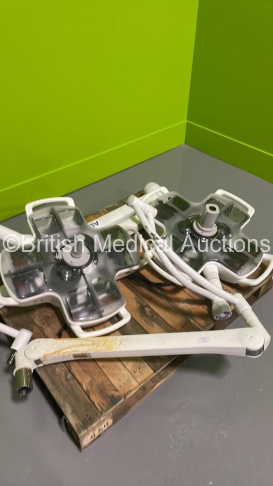 ALM X-Ten Dual Ceiling Mounted Operating Lights on Arms with Ceiling ...