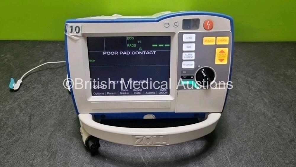 Zoll R Series Plus Defibrillator / Monitor (Powers Up) Including Pacer ...