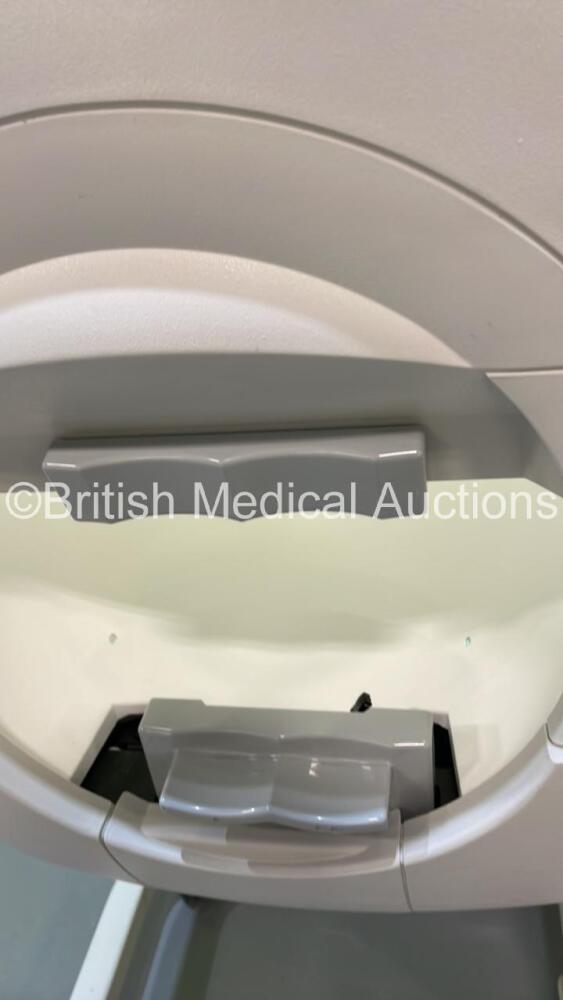 Zeiss Humphrey 720i Field Analyzer Rev 5.0 on Motorized Table (Powers ...