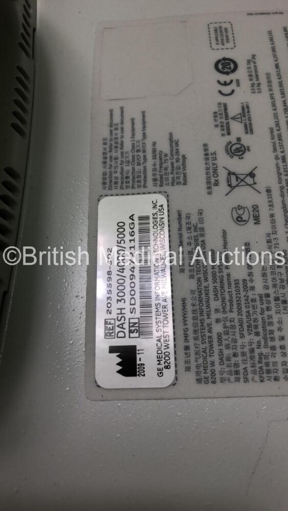GE Dash 5000 Patient Monitor on Stand with BP 1/2, BP 2/4, SPO2, Temp ...