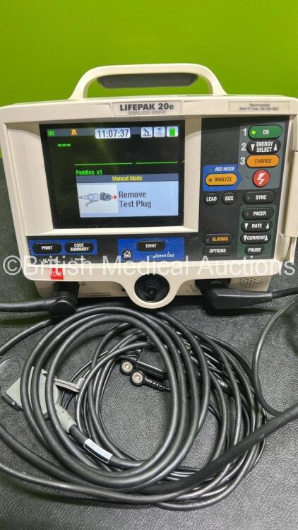 2 x Lifepak 20e Defibrillators / Monitors *Mfd - 2015 / 2015* (Both ...